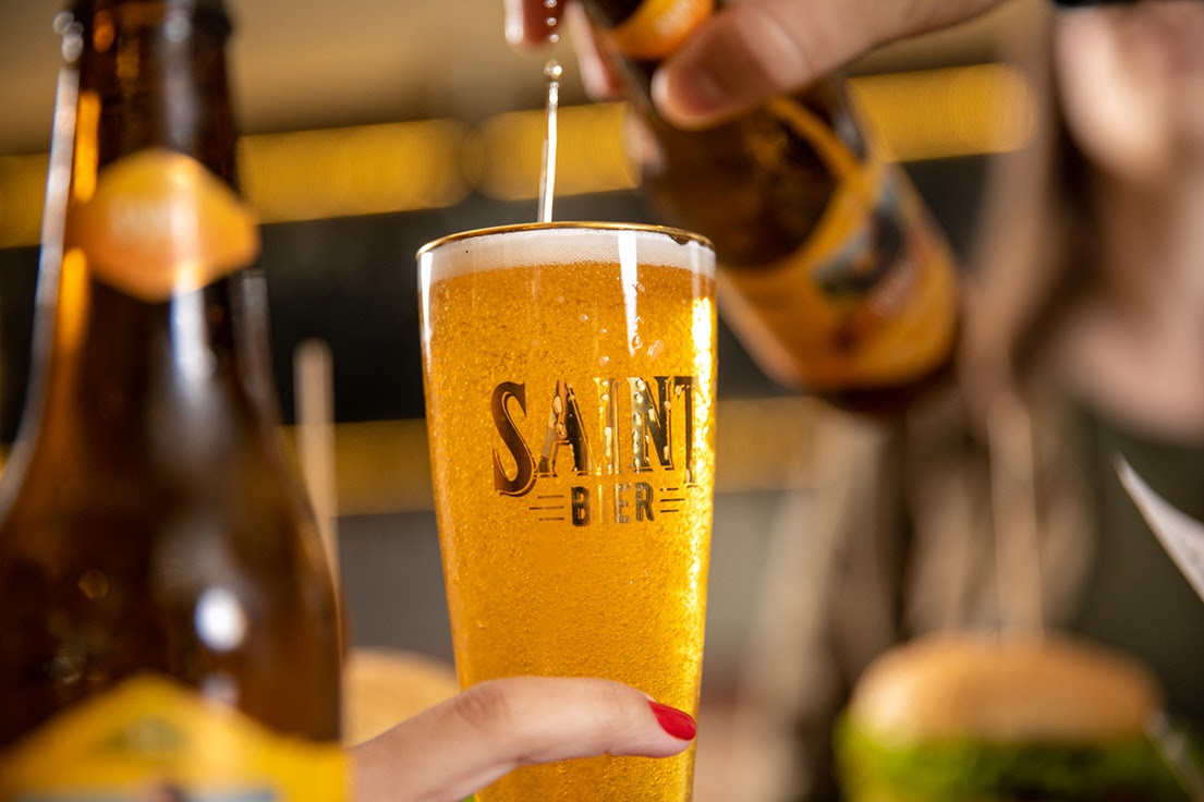 Oferecendo o melhor da cerveja artesanal, Saint Bier completa 17 anos ...
