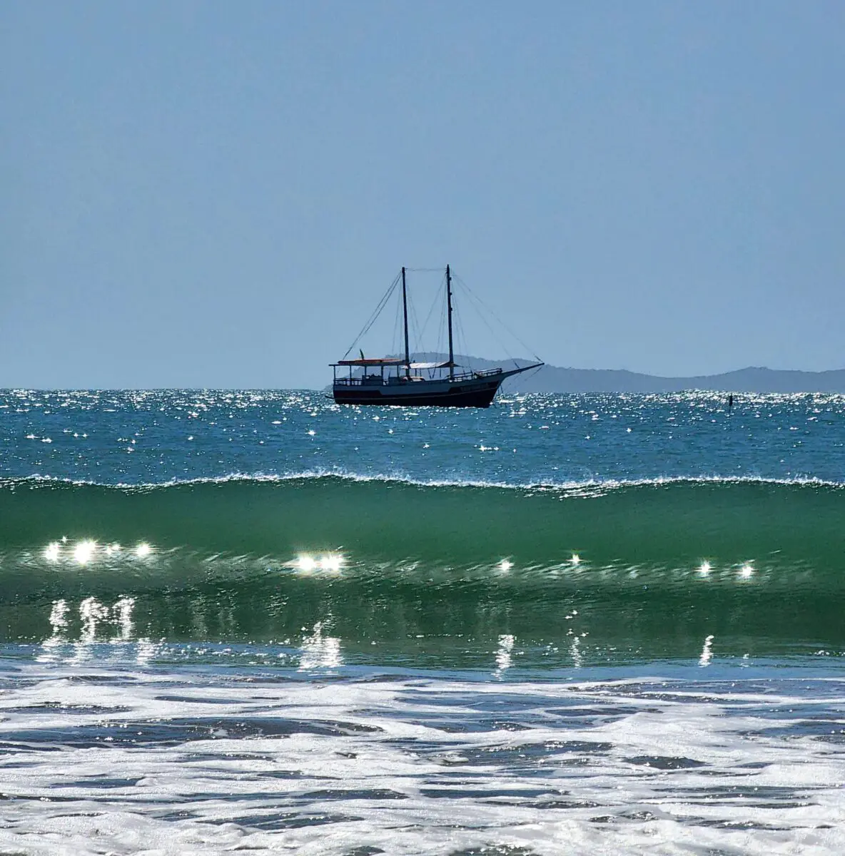 Vento forte e mar agitado no litoral de Santa Catarina